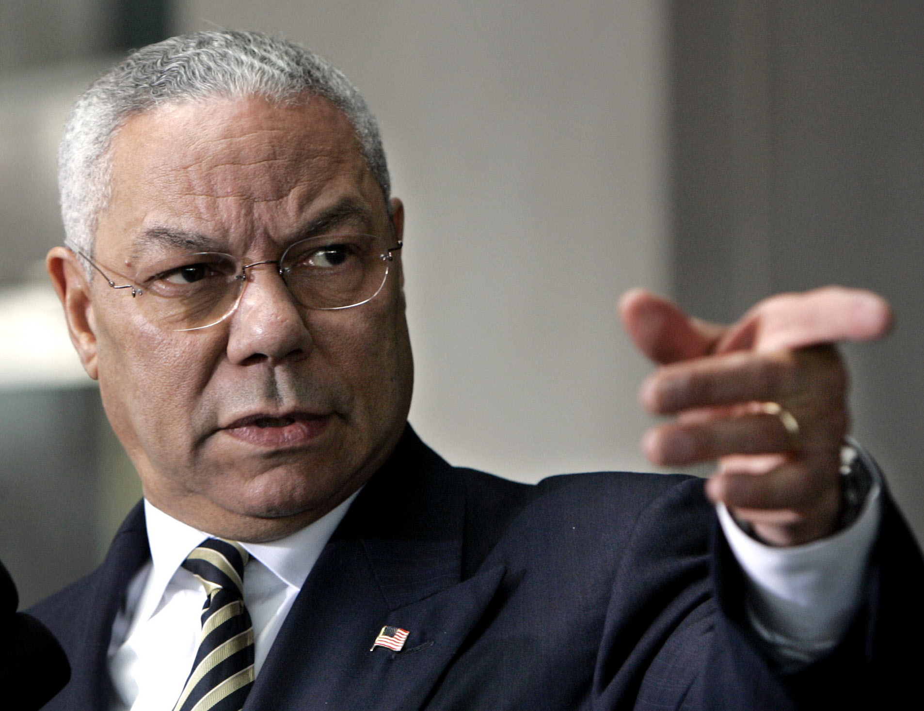 From 1995: Powell's 'Journey' sweeps along local writer