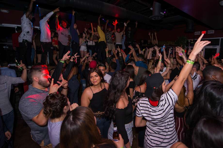 Photos: Hot spot for rooftop parties sizzles on college night - mySA