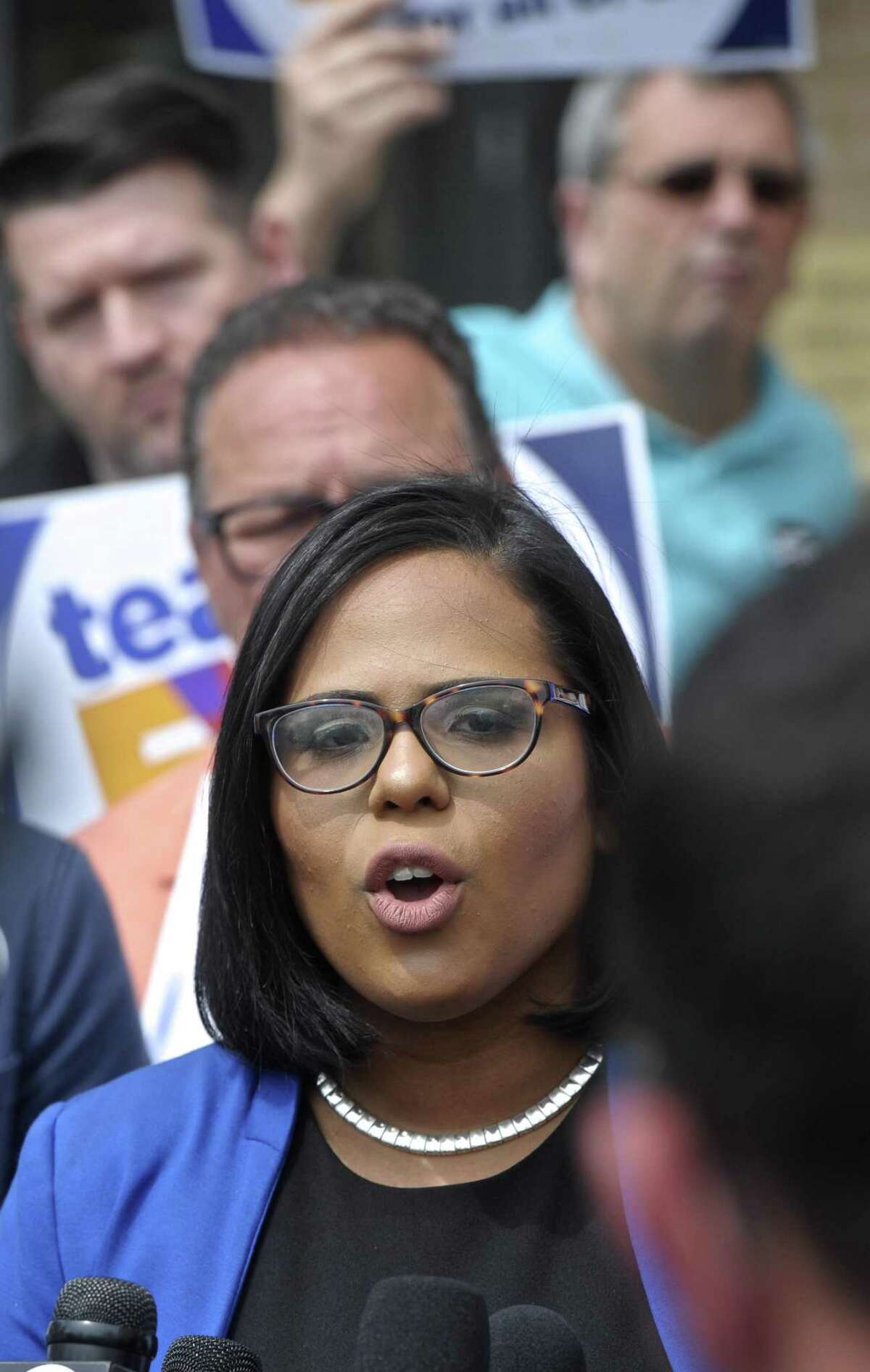 Dan Haar: Eva’s unapologetic challenge gears up for key vote