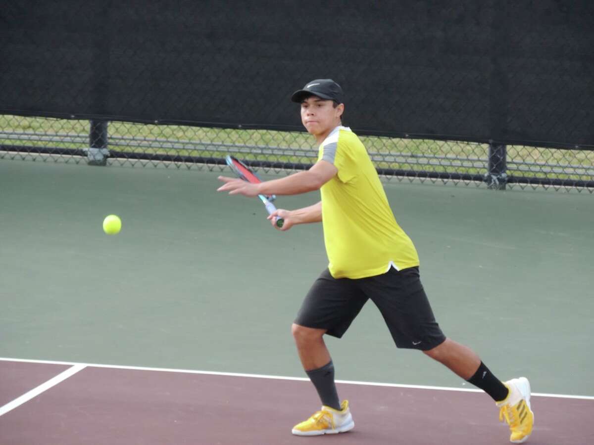 HS TENNIS: Grady's Gibson wins third state title, makes history