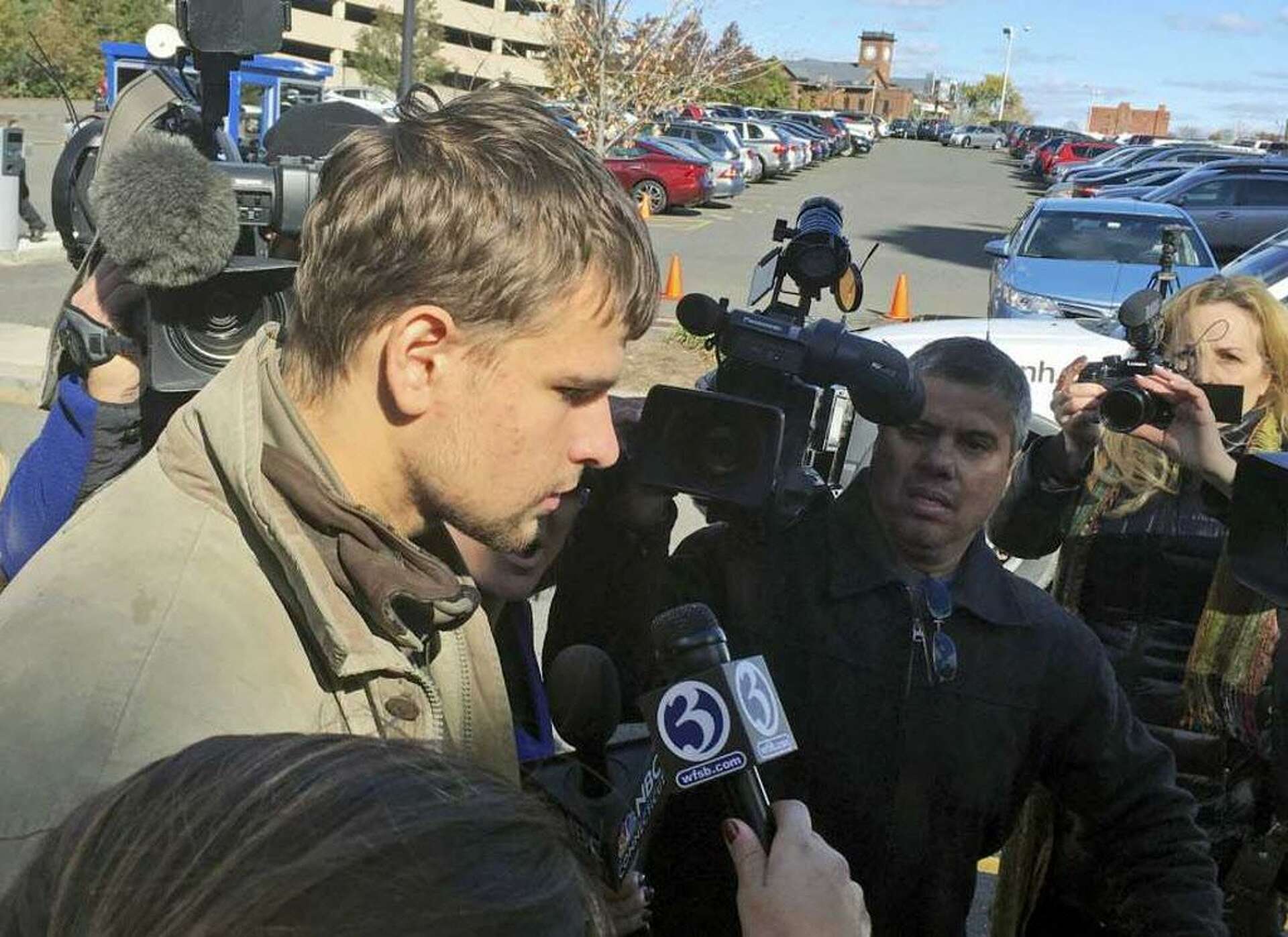 Nathan Carman, CT native charged in mom's death at sea, dies in prison
