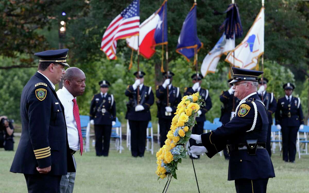 Fallen police officers remembered at Houston memorial