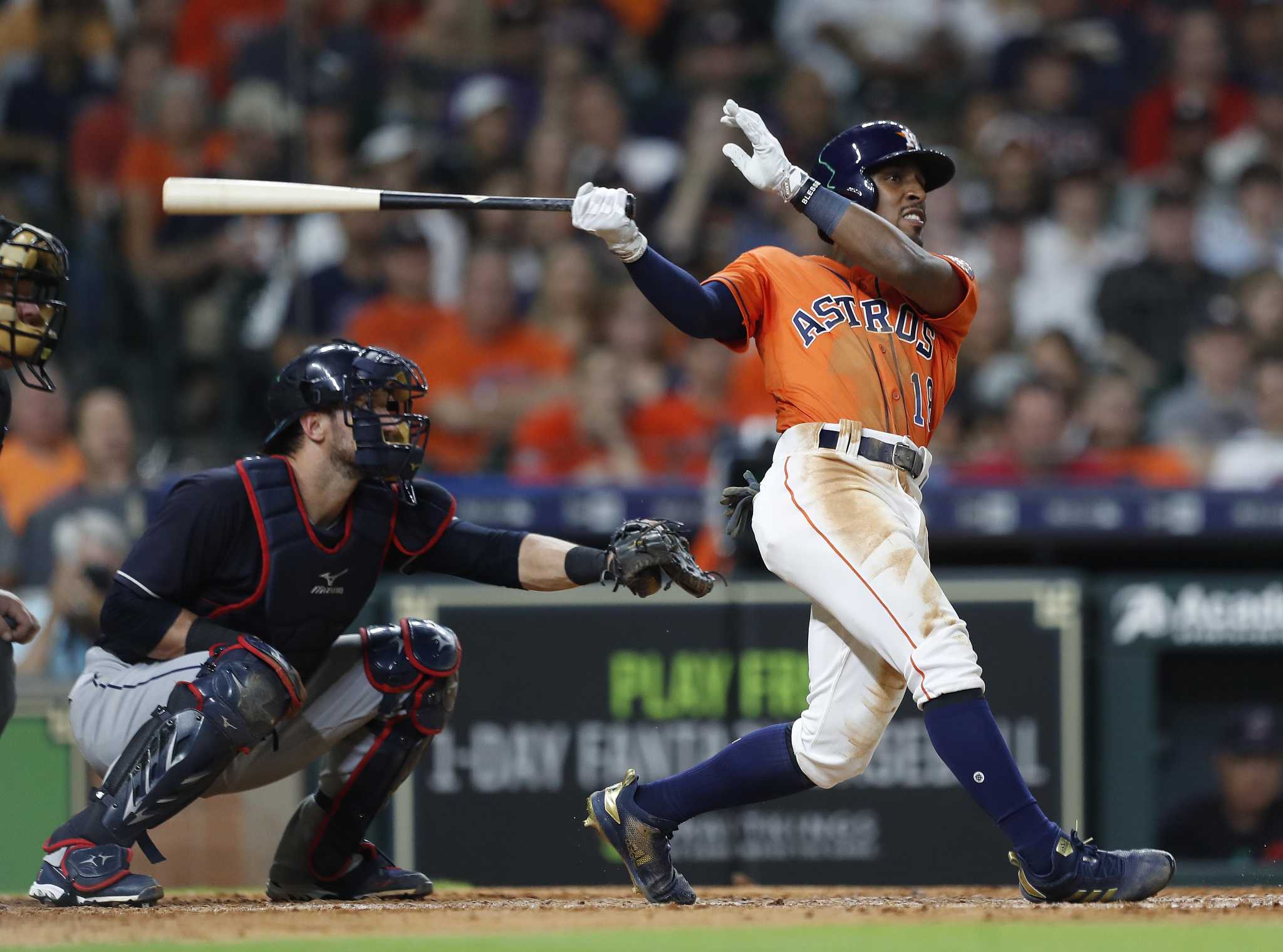 Tony Kemp has key hit as Astros top Indians
