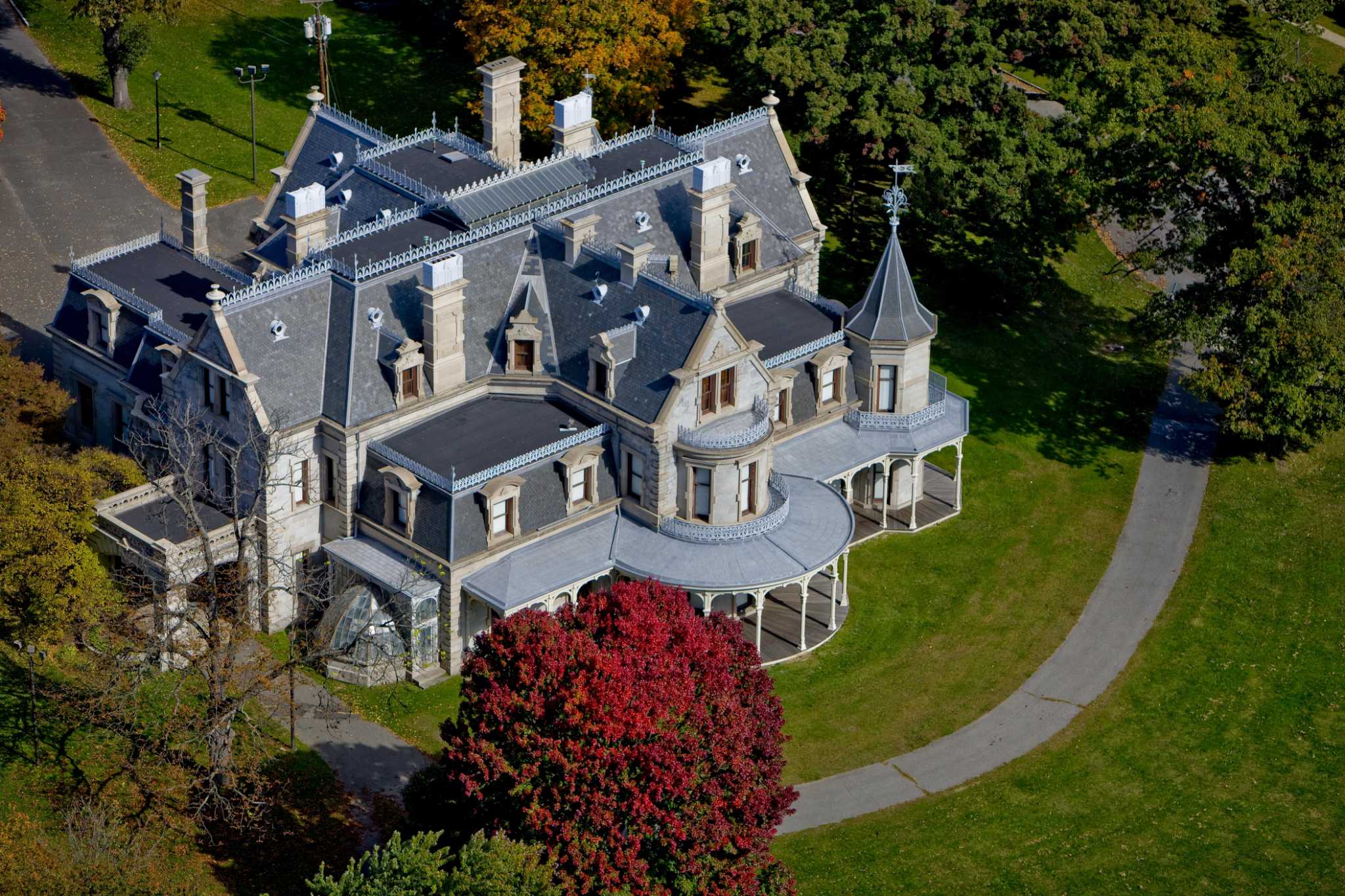 Mathews Park Scavenger Hunt in & around Norwalk mansion museum
