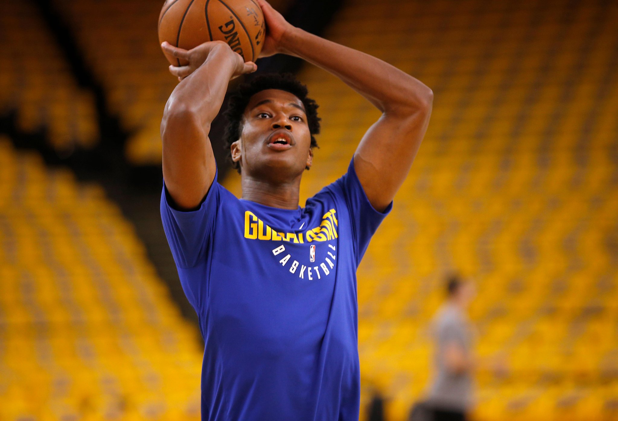 Damian Jones: How Warriors center positioned himself for shot at rotation