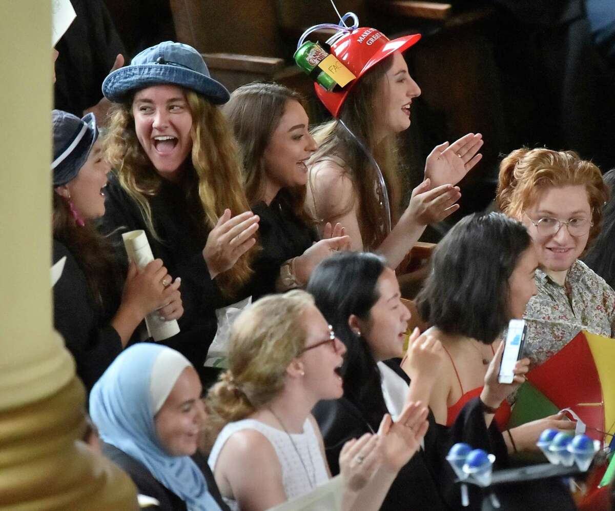 Hillary Clinton tells Yale seniors they need resiliency to meet ...