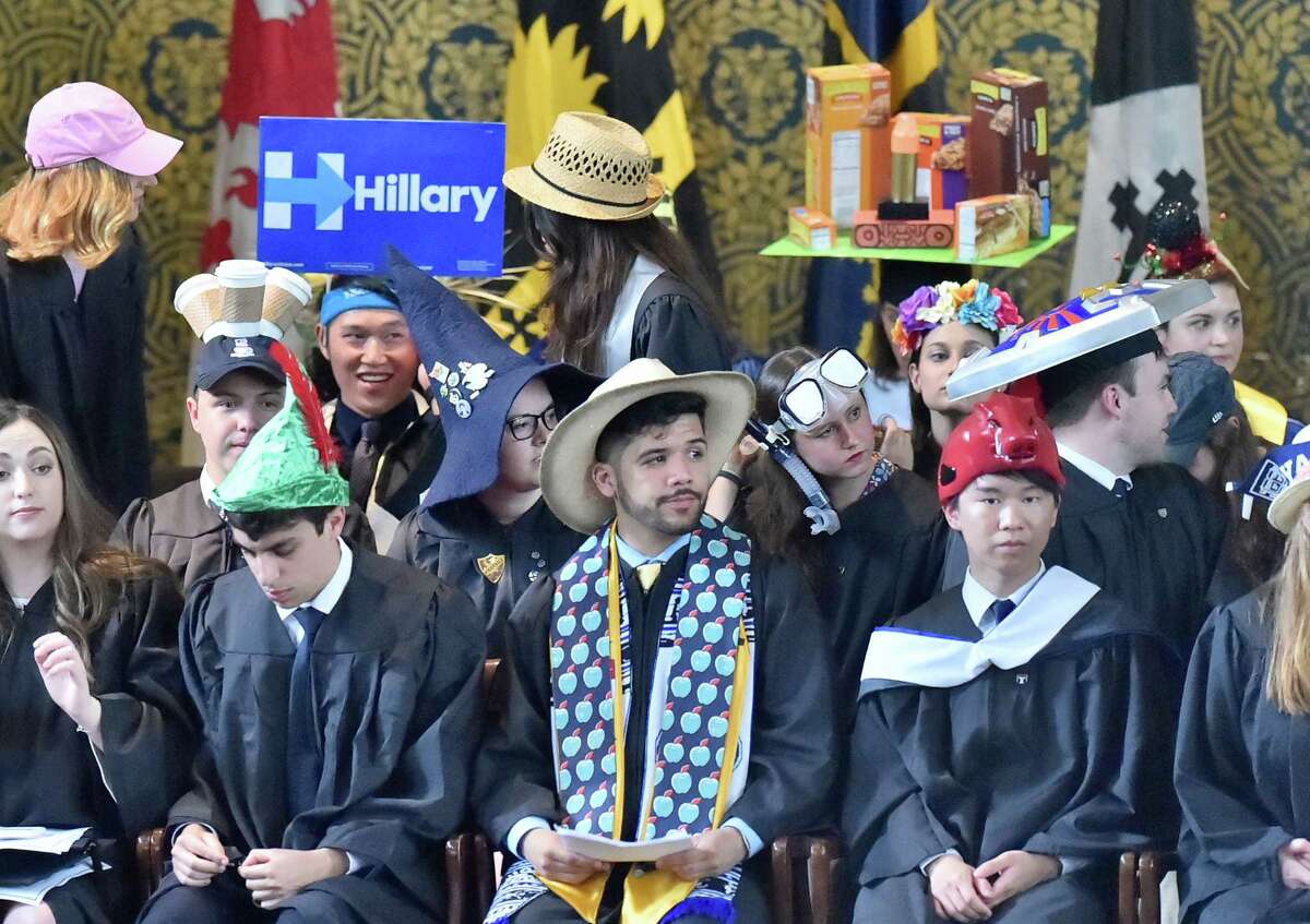 Hillary Clinton tells Yale seniors they need resiliency to meet ...