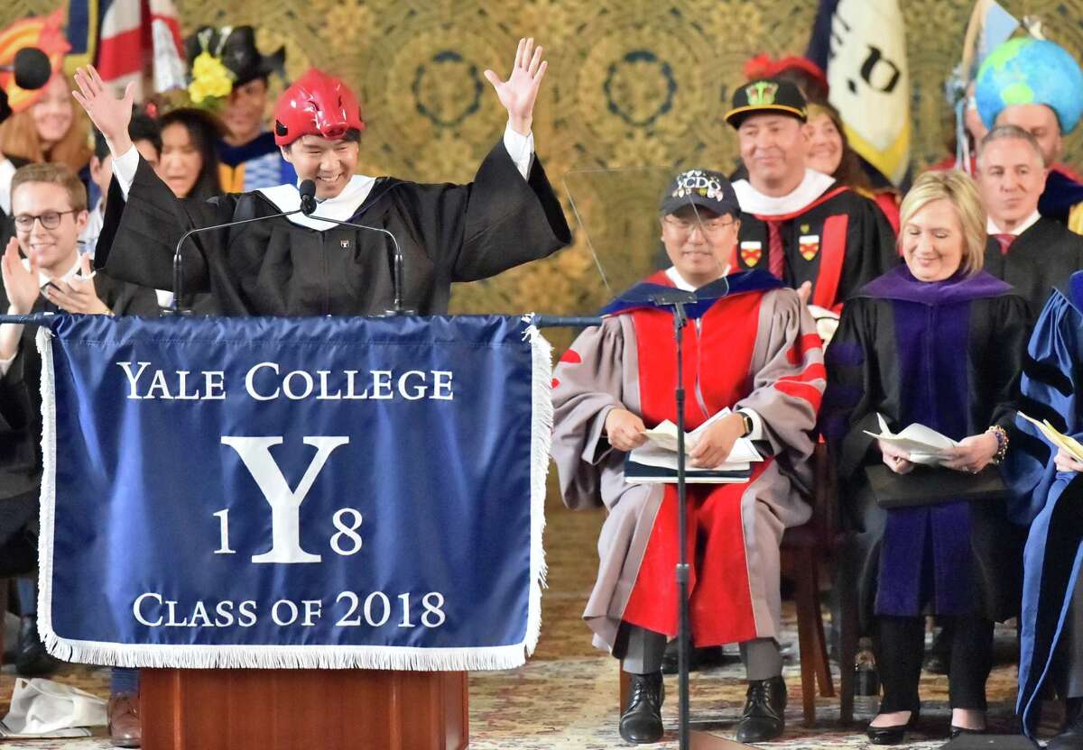 Hillary Clinton tells Yale seniors they need resiliency to meet ...