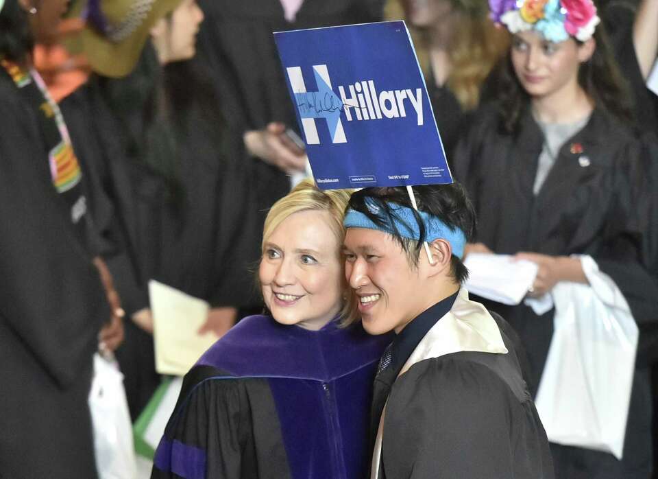 Hillary Clinton tells Yale seniors they need resiliency to meet ...
