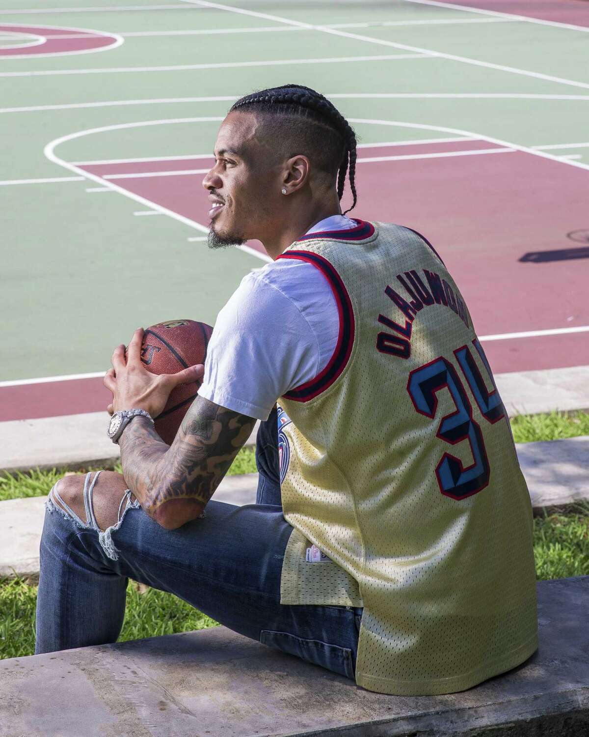 Rockets' Gerald Green and his lucky Robert Horry throwbacks