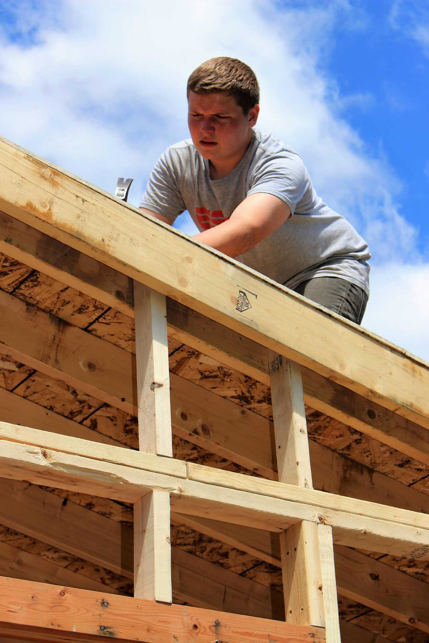 Seymour students build ‘burn building’ as training site for volunteer ...