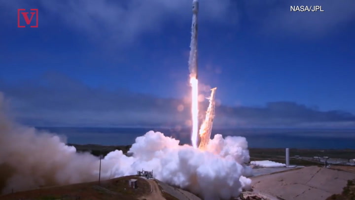 NASA photographer's camera melts after rocket launch, but he still got ...