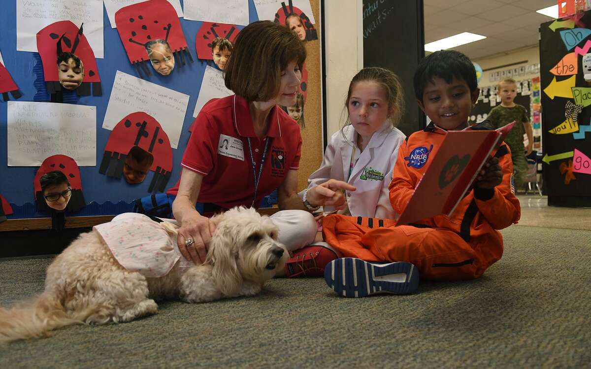 Klein ISD elementary kids master reading with help from furry friends