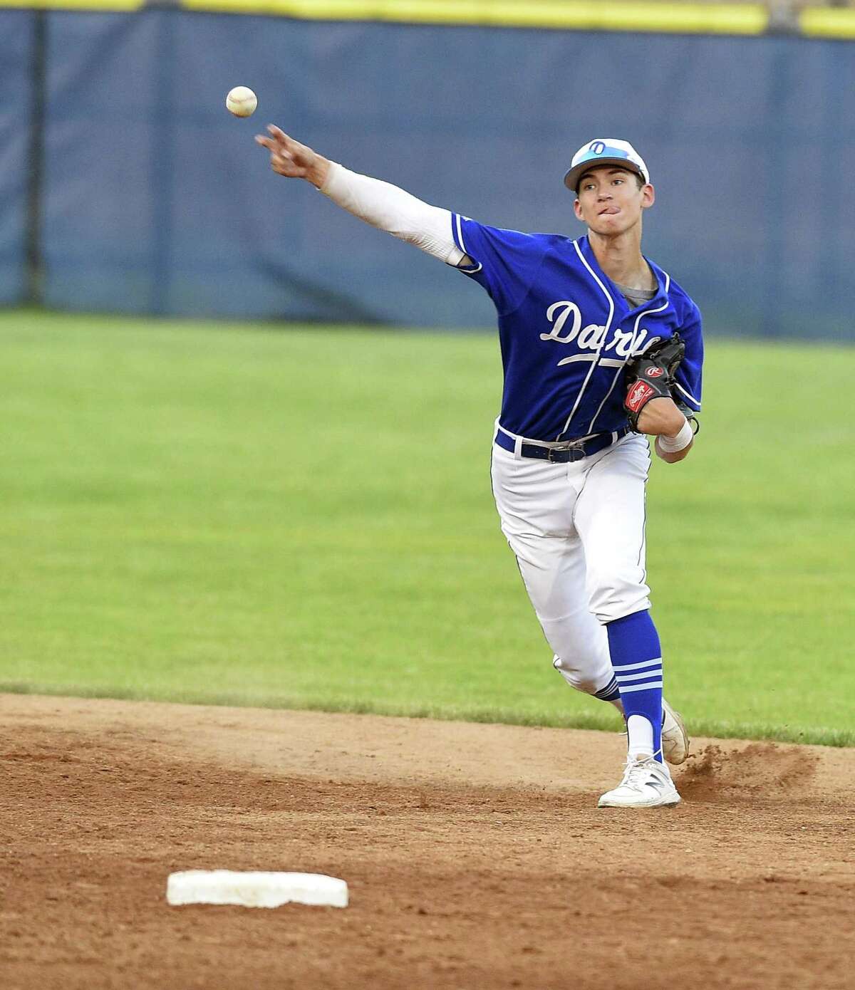 Baseball: Darien wins FCIAC championship in eight innings