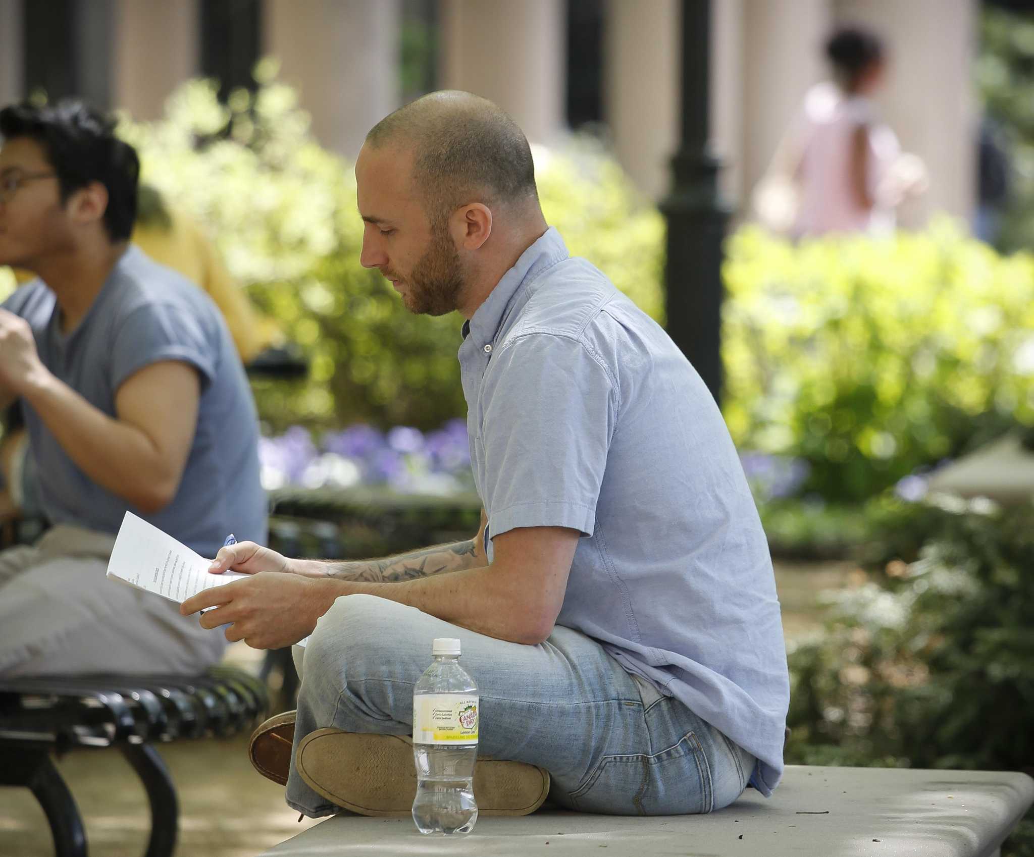 Veterans, discharged and jobless, seek hiring-rules changes