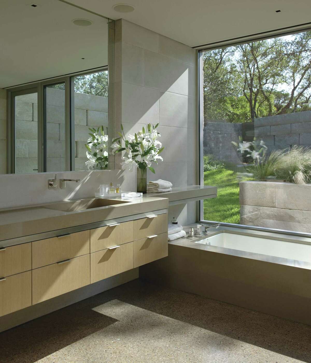 Here are some of San Antonio’s most beautiful master bathrooms