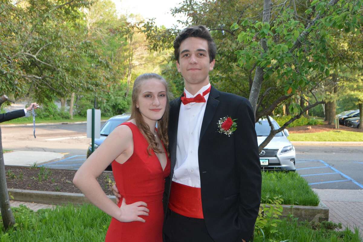 SW Connecticut's prom fashion trends 2018