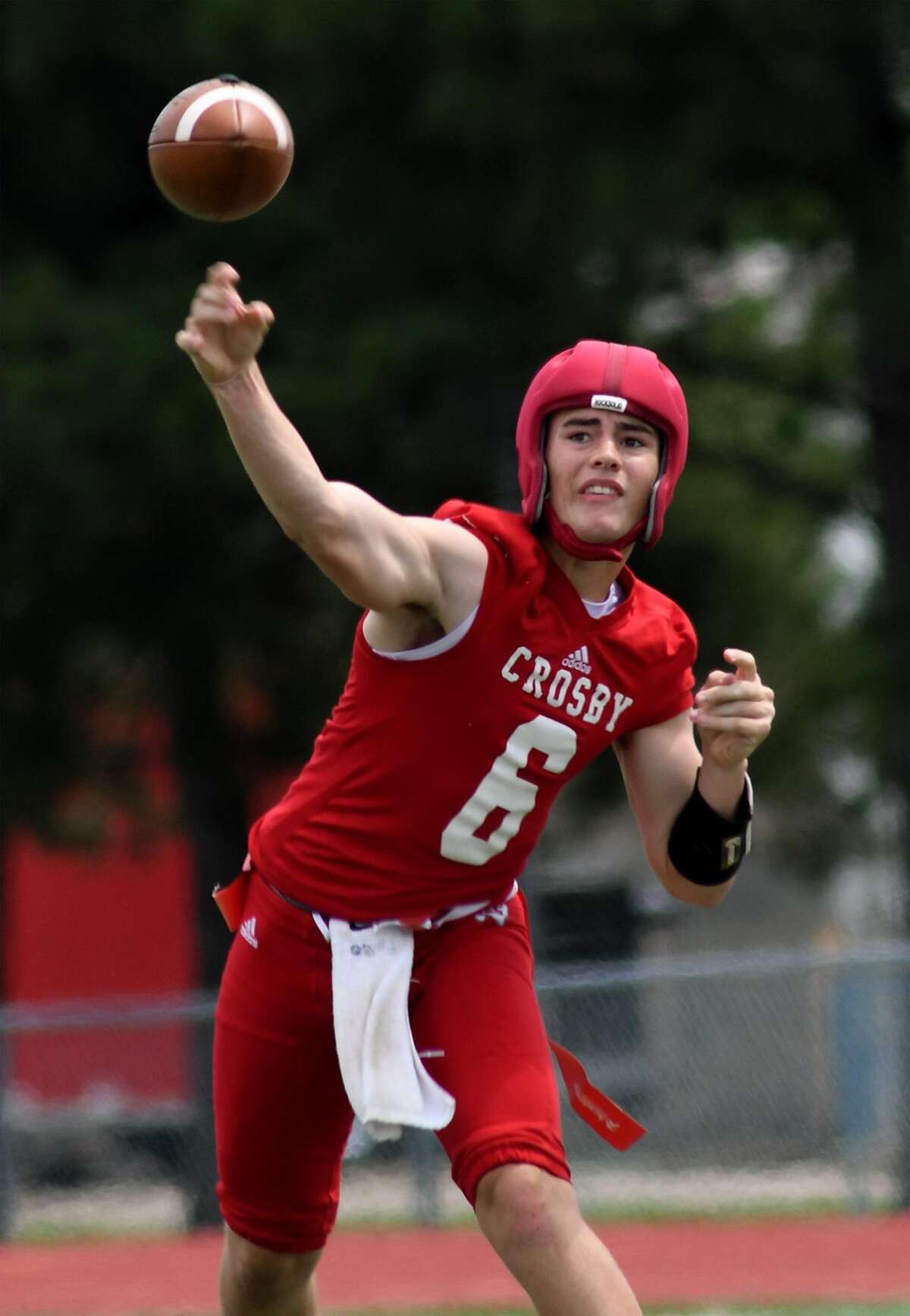 Football: Crosby Cougars on display in spring game