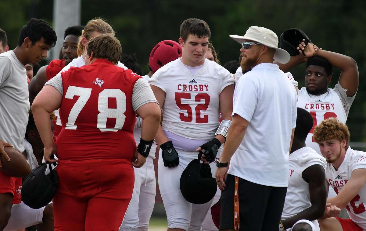 Football: Crosby Cougars on display in spring game