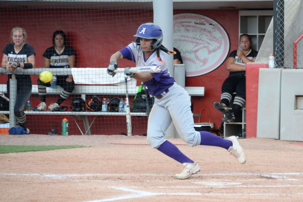 Foster fends off Angleton to advance to state softball tournament