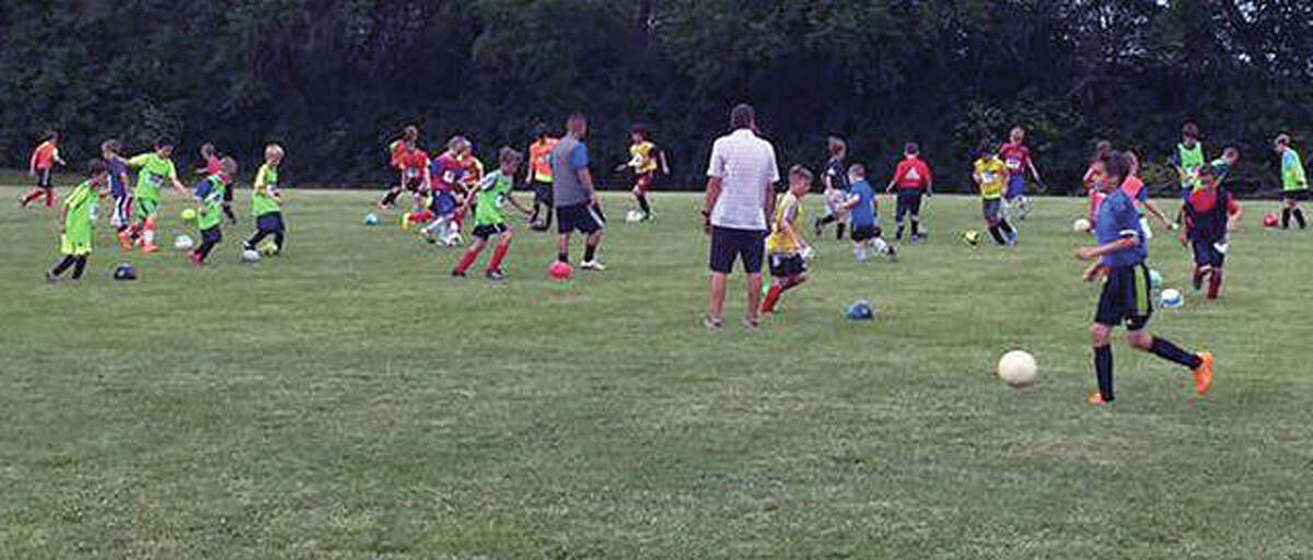 YOUTH CLUB SOCCER: Plenty of fight and rapidly growing numbers in Alton ...