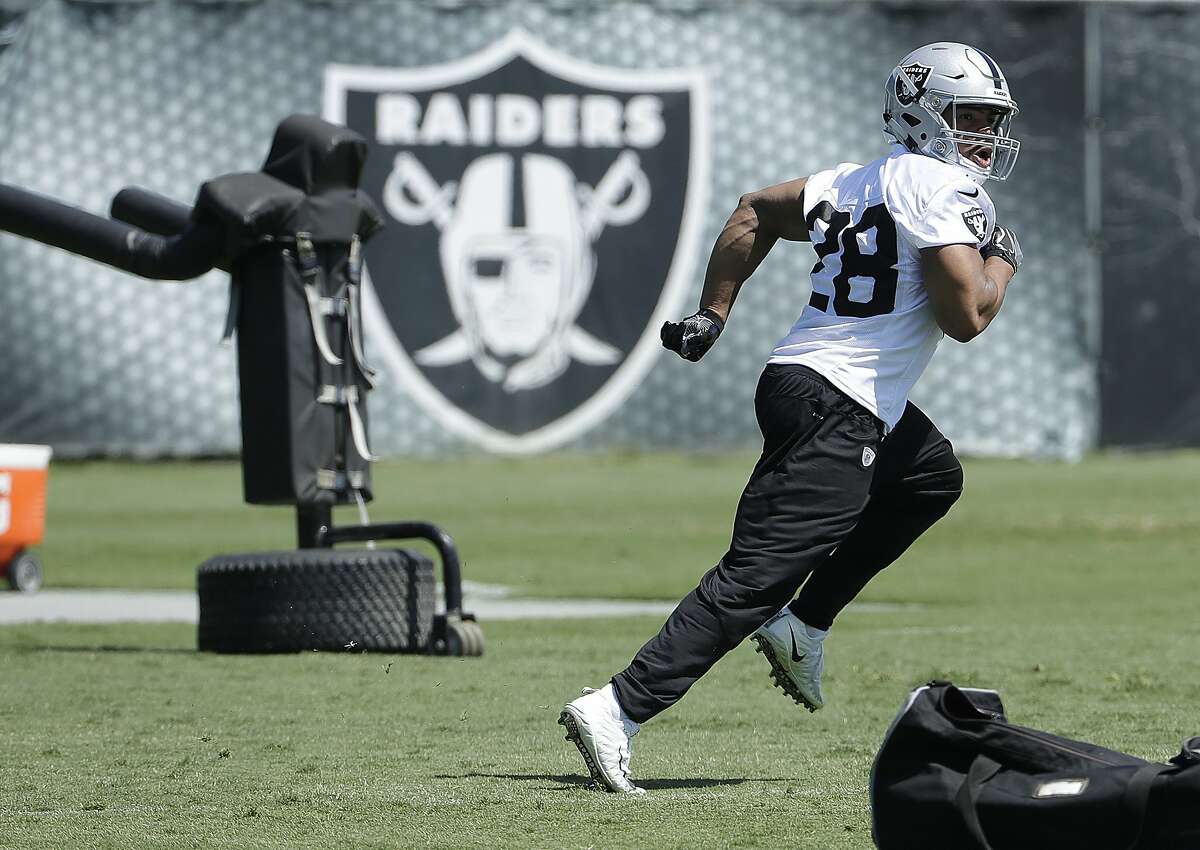 Raiders running back Doug Martin making an impression in spring practices