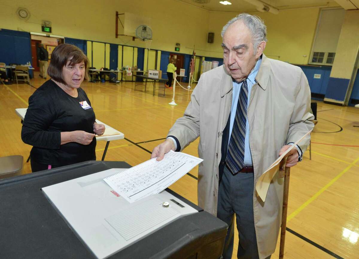 Frank Zullo, former Norwalk mayor, dies at 85