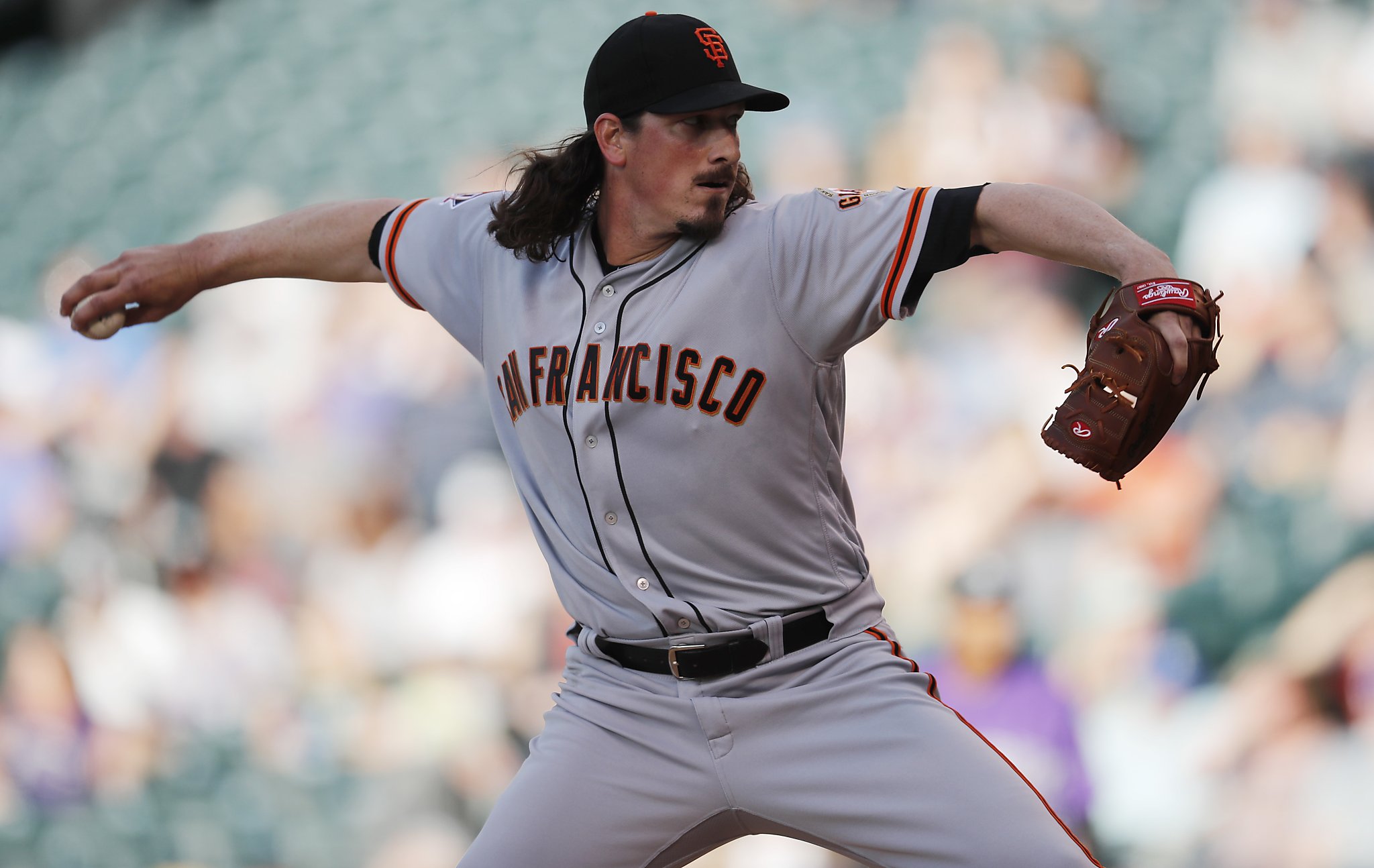 Giants lose two pitchers to injuries, fall again to Rockies