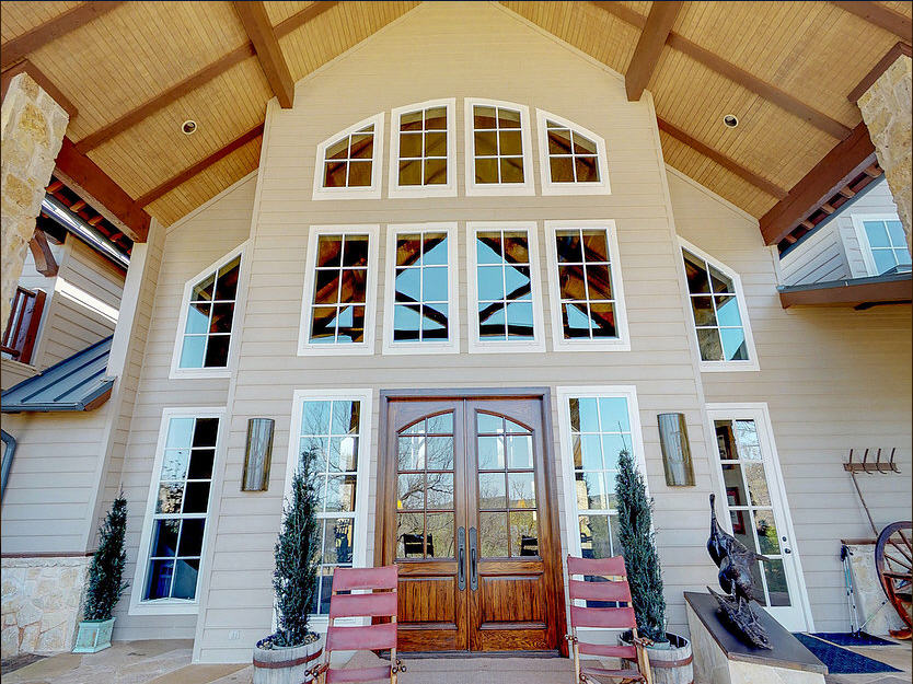 You'll fall in love with the outdoors with this massive Texas ranch ...