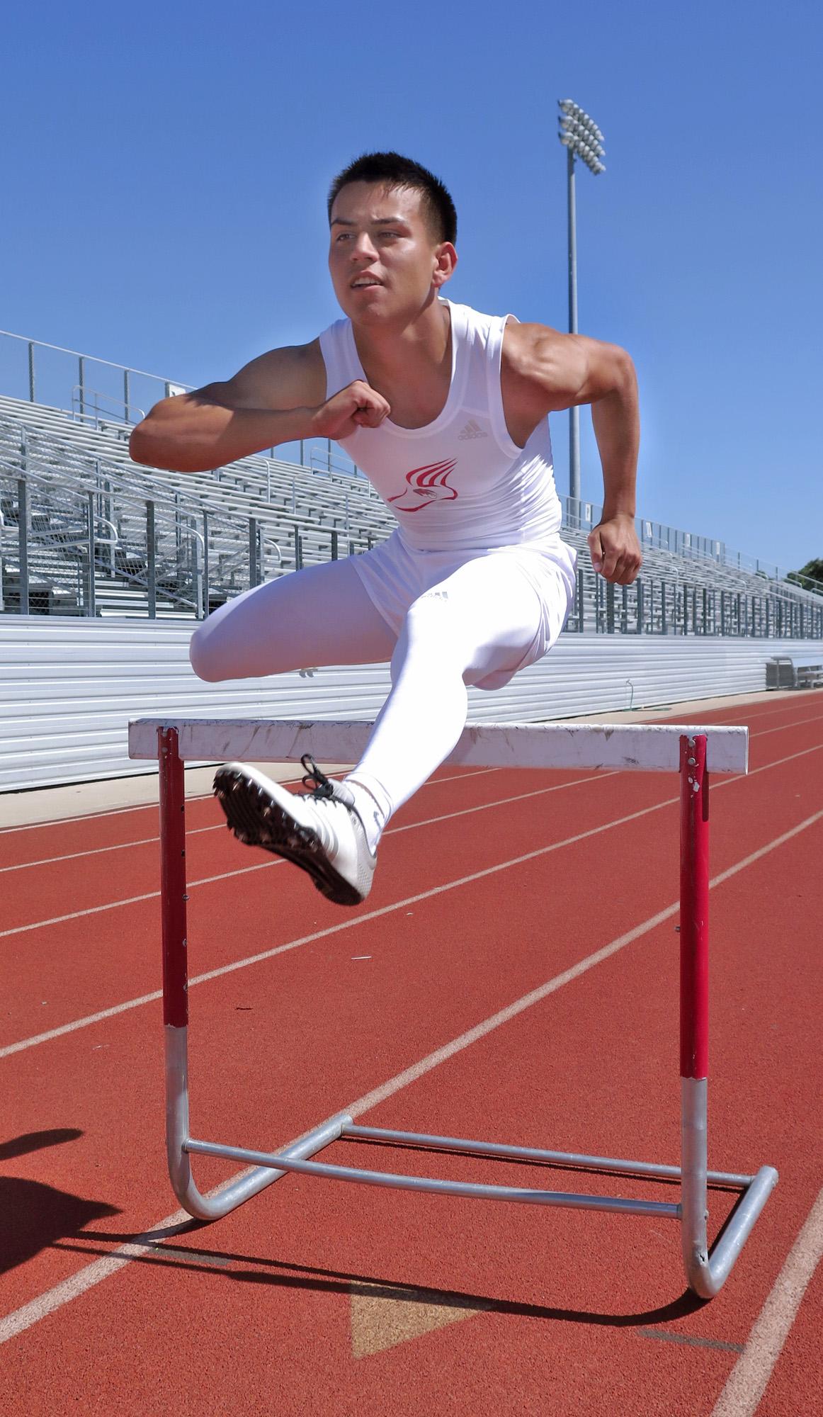 Martin’s Davila commits to TAMUK