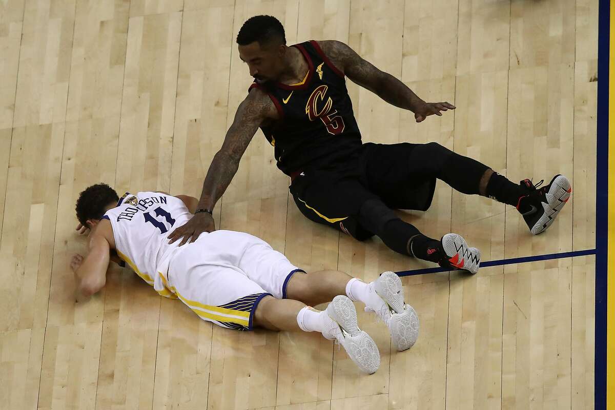 Warriors fans outraged after J.R. Smith slides into Klay Thompson's legs