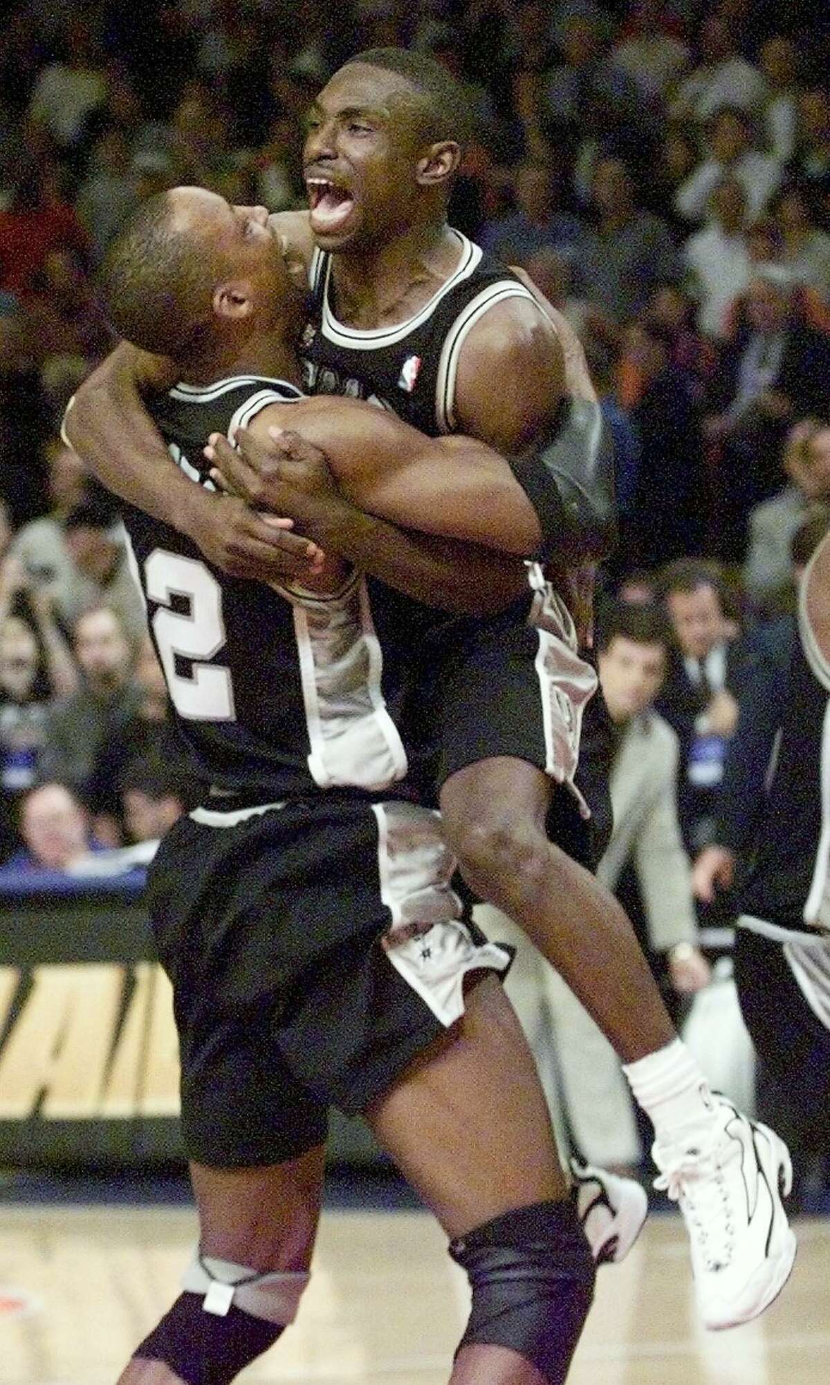 Championship snapshots: The top 10 Finals moments in Spurs history