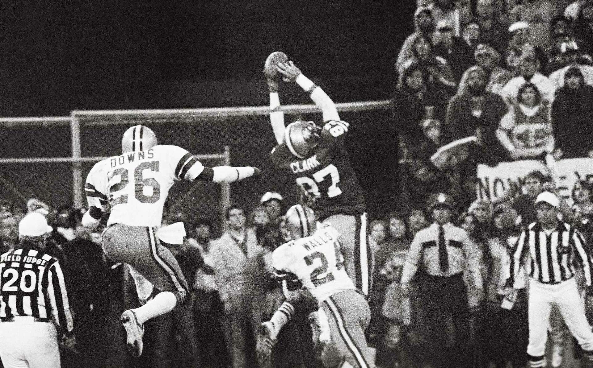 49ers to unveil statues of Dwight Clark, Joe Montana