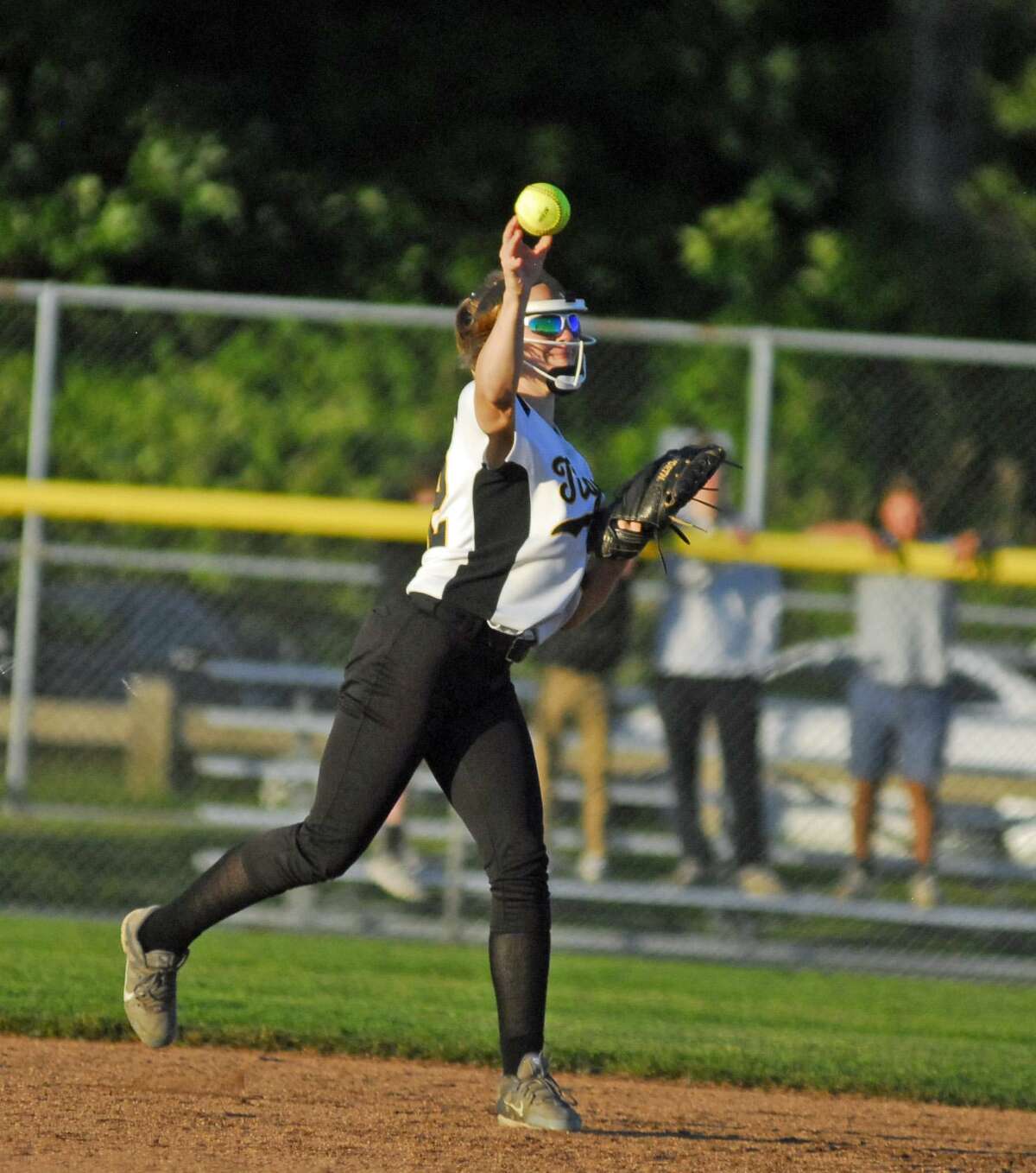 Softball: Brookfield rallies past Hand to reach Class L final