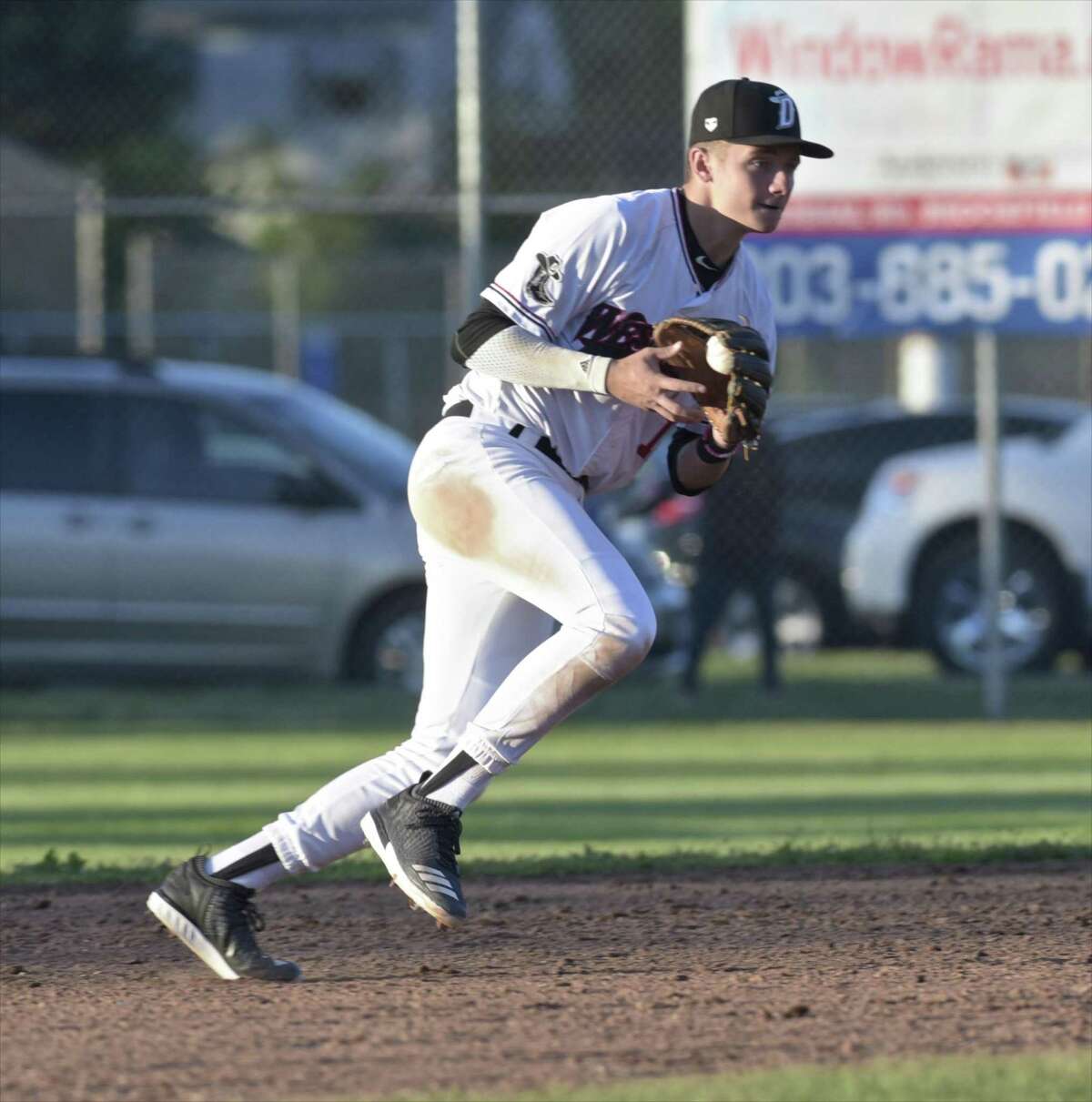 Oliphant on target as Westerners win opener