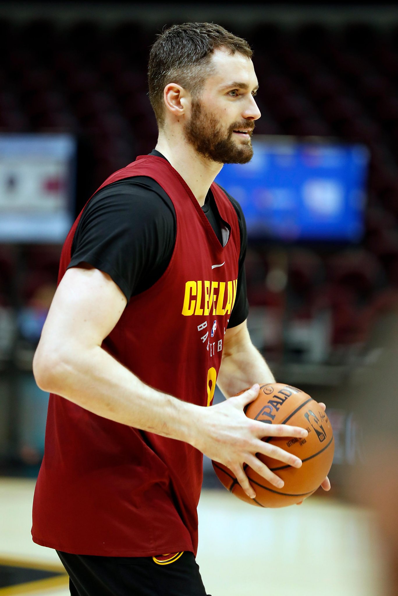 Forward Kevin Love signs four-year, $120 million contract with Cavaliers