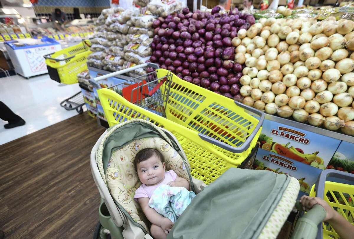 El Rancho opens first Houston supermarket to big crowds