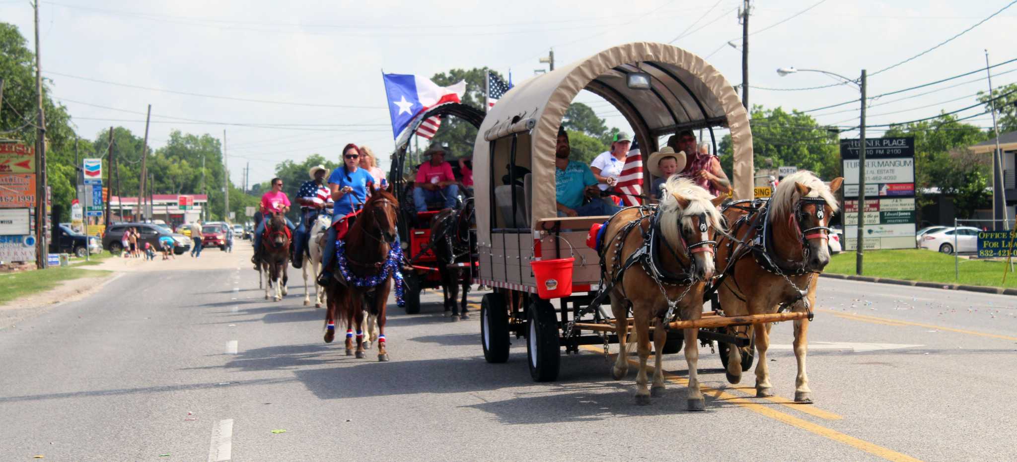 Crosby kicks off rodeo with annual parade