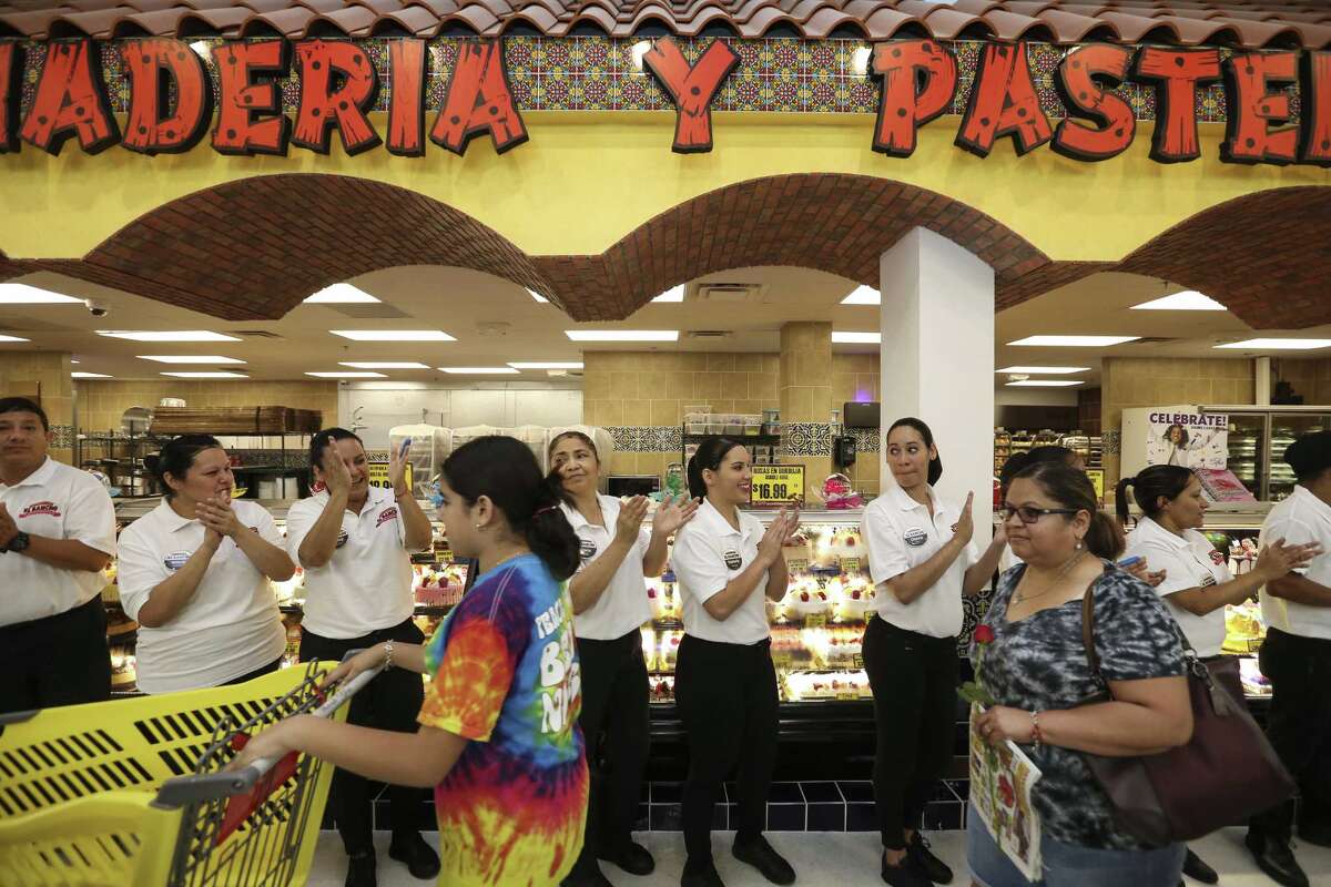 El Rancho opens first Houston supermarket to big crowds