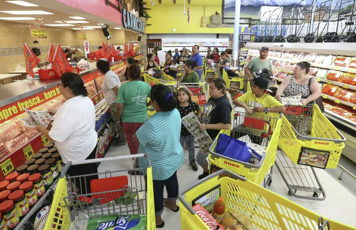 El Rancho opens first Houston supermarket to big crowds
