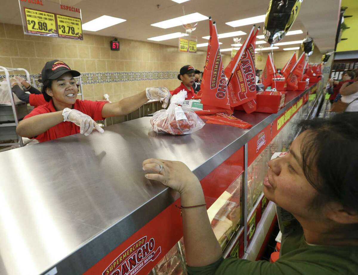 El Rancho opens first Houston supermarket to big crowds