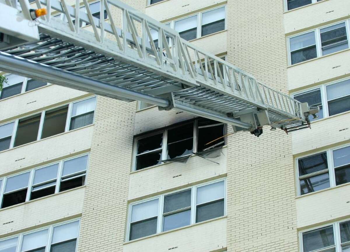 High rise fire sends 3 to hospital