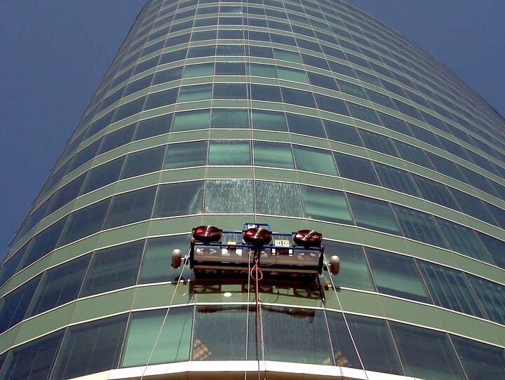 Are robots coming for window-cleaning jobs?