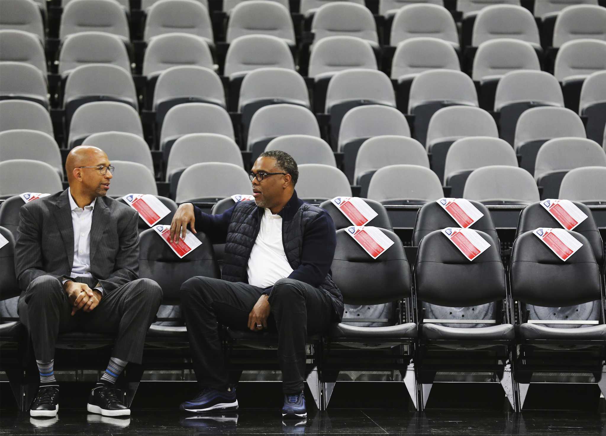 Report: San Antonio's Monty Williams accepts 76ers' top assistant position
