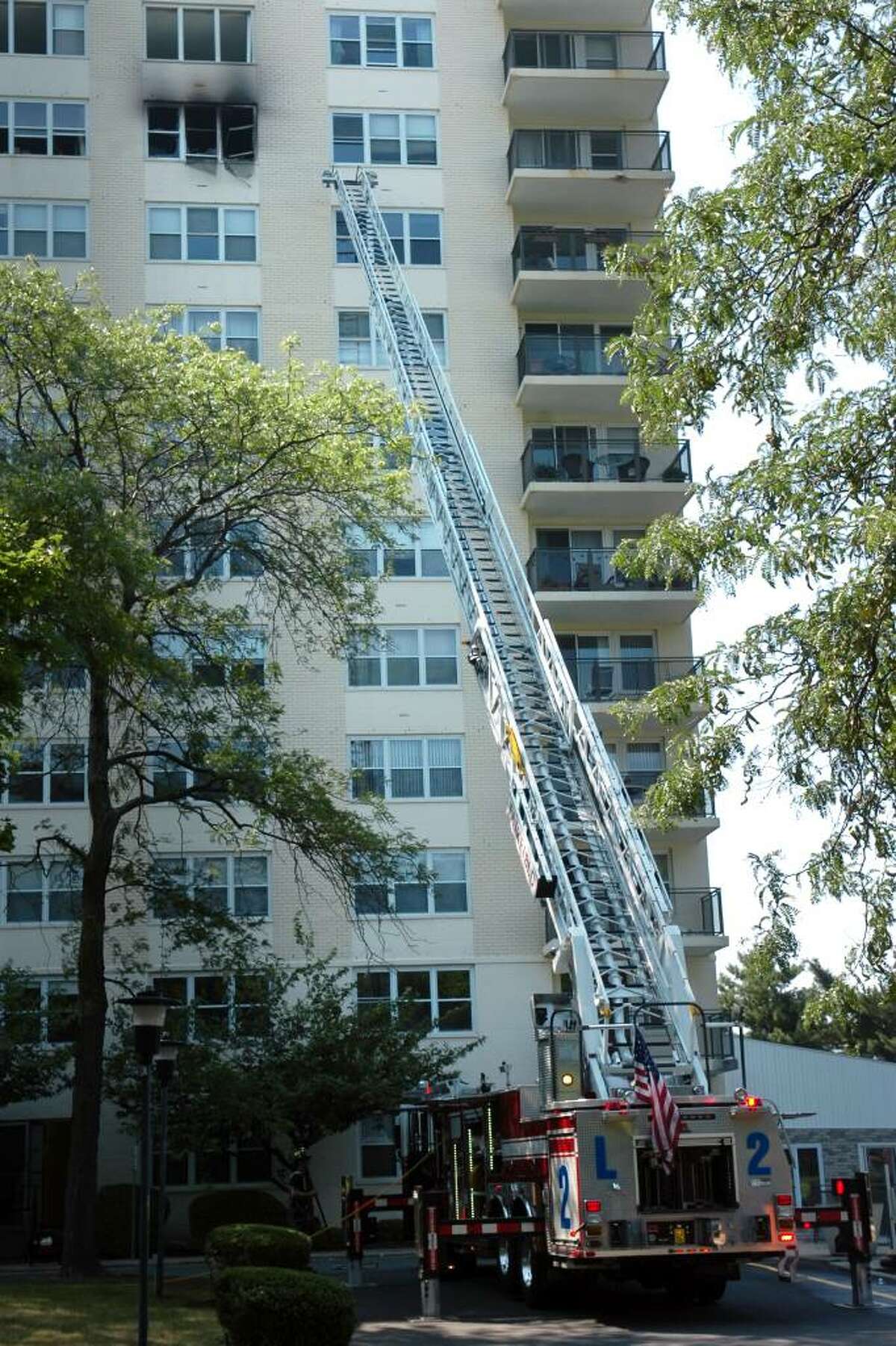 High rise fire sends 3 to hospital