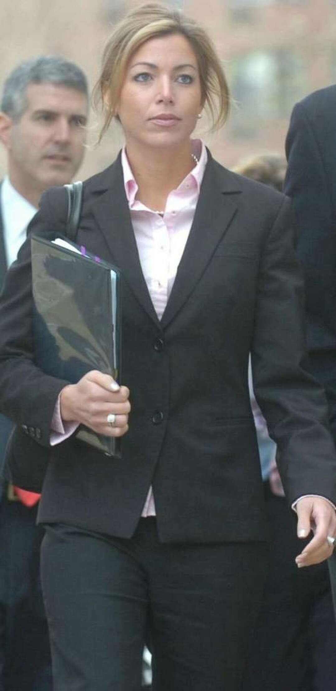 Family outraged over FBI dropping probe into Greenwich man's honeymoon ...