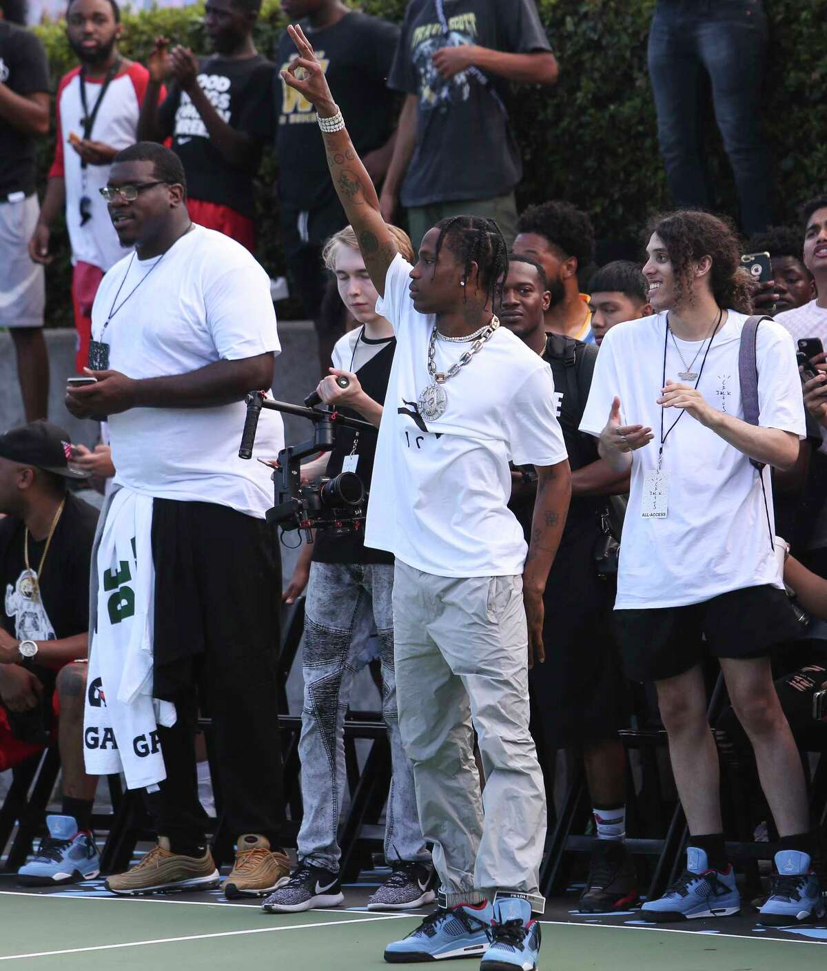 Video: Travis Scott surprises Houston fans with circus-themed ...