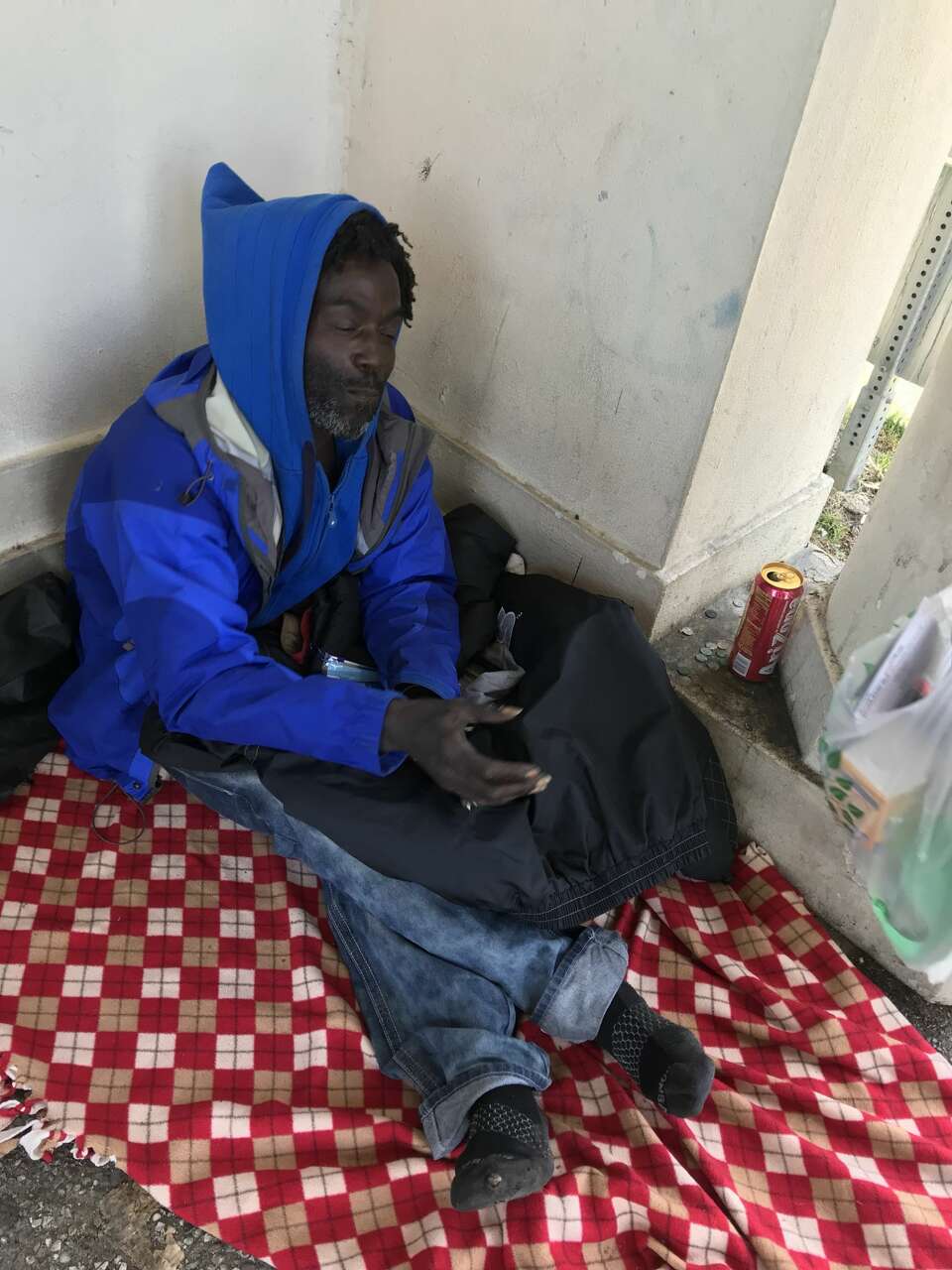 Jogger dismantles Lake Merritt homeless man's encampment, throws some ...