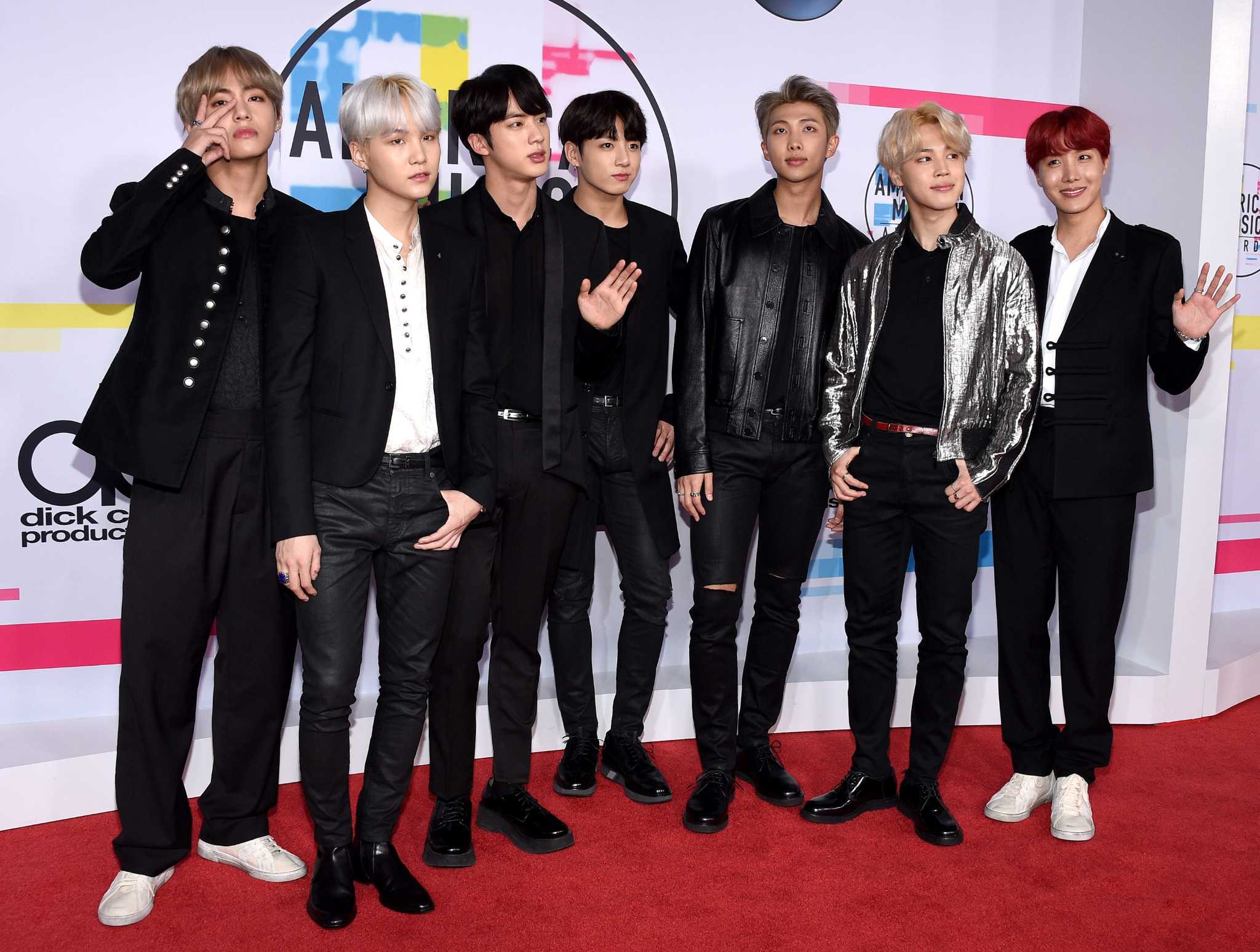 K-Pop band BTS draws overnight lines of hundreds to Oracle Arena