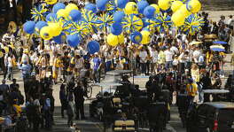 Warriors Parade: Fans come out en masse for what’s become an annual ...